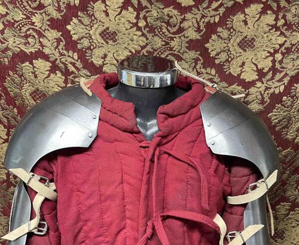 Shoulders | ⚒ Red Snake ⚔️ Armory