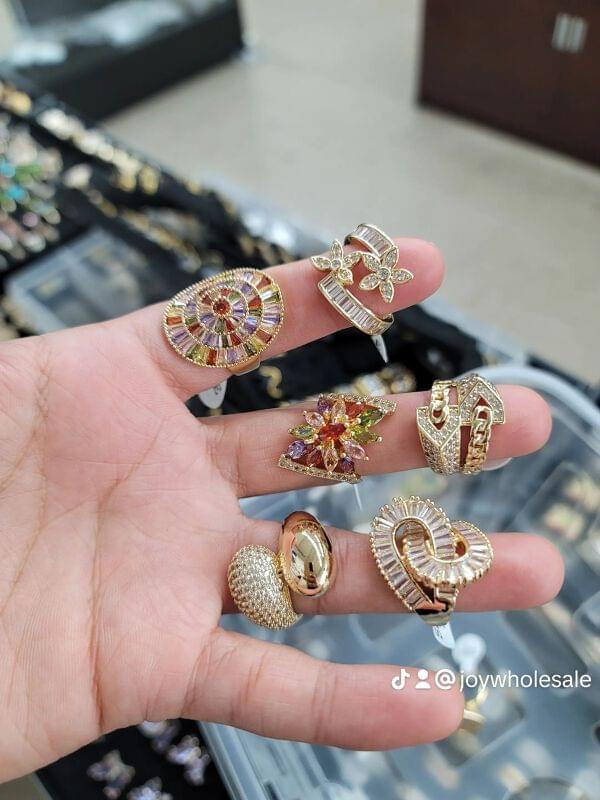 12 anillos mix diseños y tamaños x $36 | golden shop