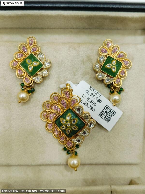 Pendant Set | SATVA GOLD