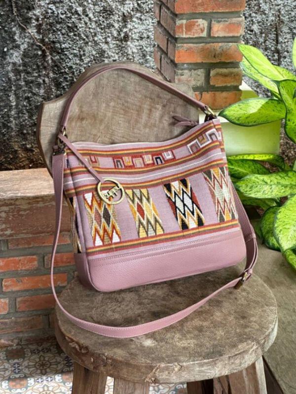 Greta Bag M Size Tenun Buna Arae | Kuppu Batik & Tenun